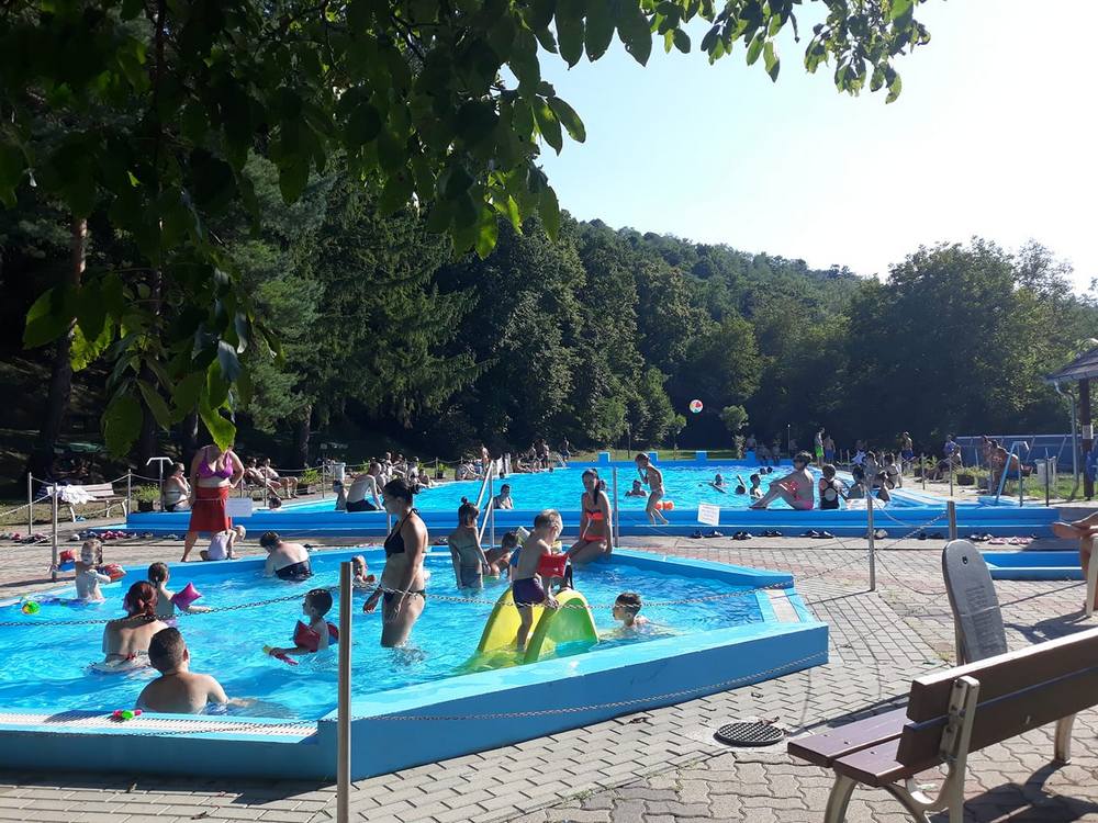 Kinyitott végre a felújított szászvári strand - Termalfurdok.com